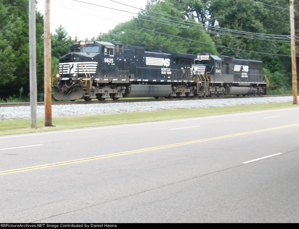 NS A01 - heading east thru Germantown